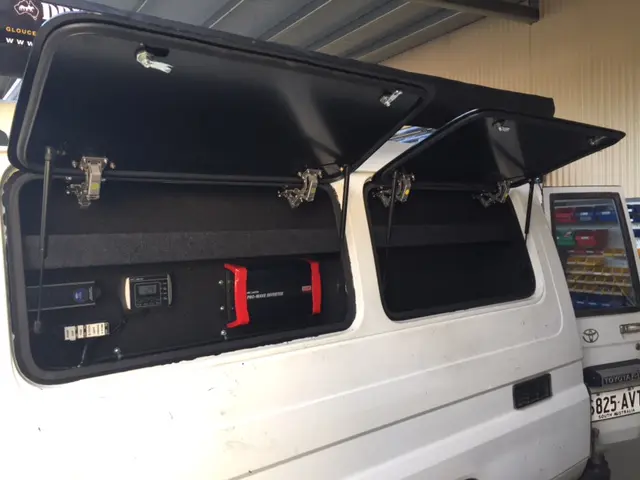 TROOPY GULL WING WINDOW - Drifta Camping & 4WD