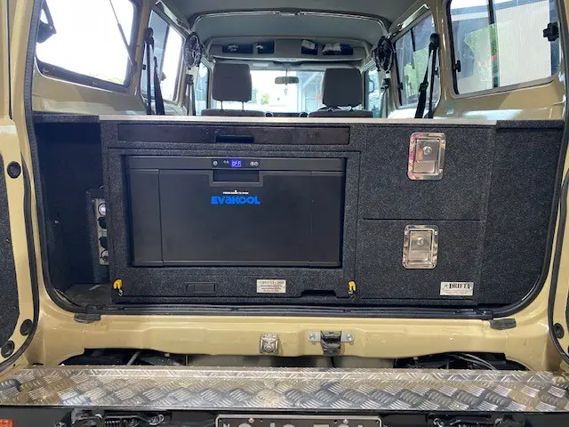 DUAL CAB #4 – DRAWER FRIDGE (ON RUNNERS) + STORAGE DRAWER - Drifta ...