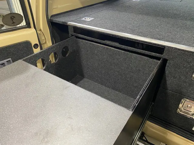 DUAL CAB #4 – DRAWER FRIDGE (ON RUNNERS) + STORAGE DRAWER - Drifta ...