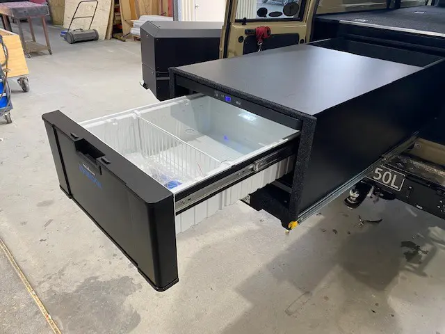 DUAL CAB #4 – DRAWER FRIDGE (ON RUNNERS) + STORAGE DRAWER - Drifta ...