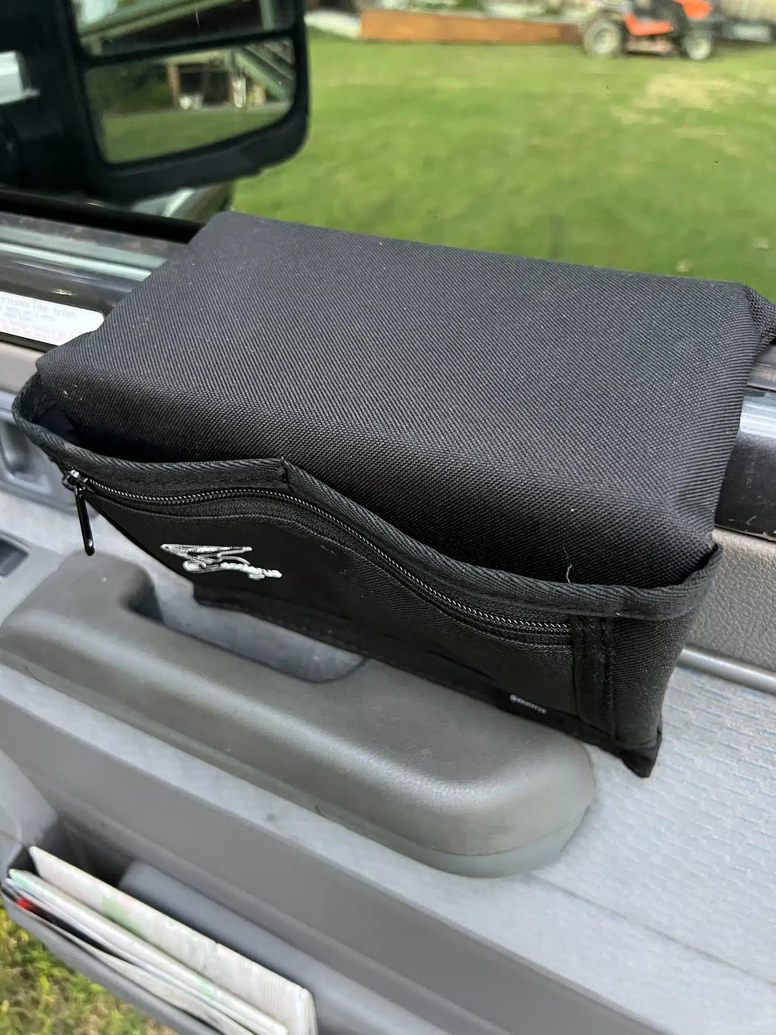 Dooierus Universal Vehicle Armrest - Drifta Camping & 4WD