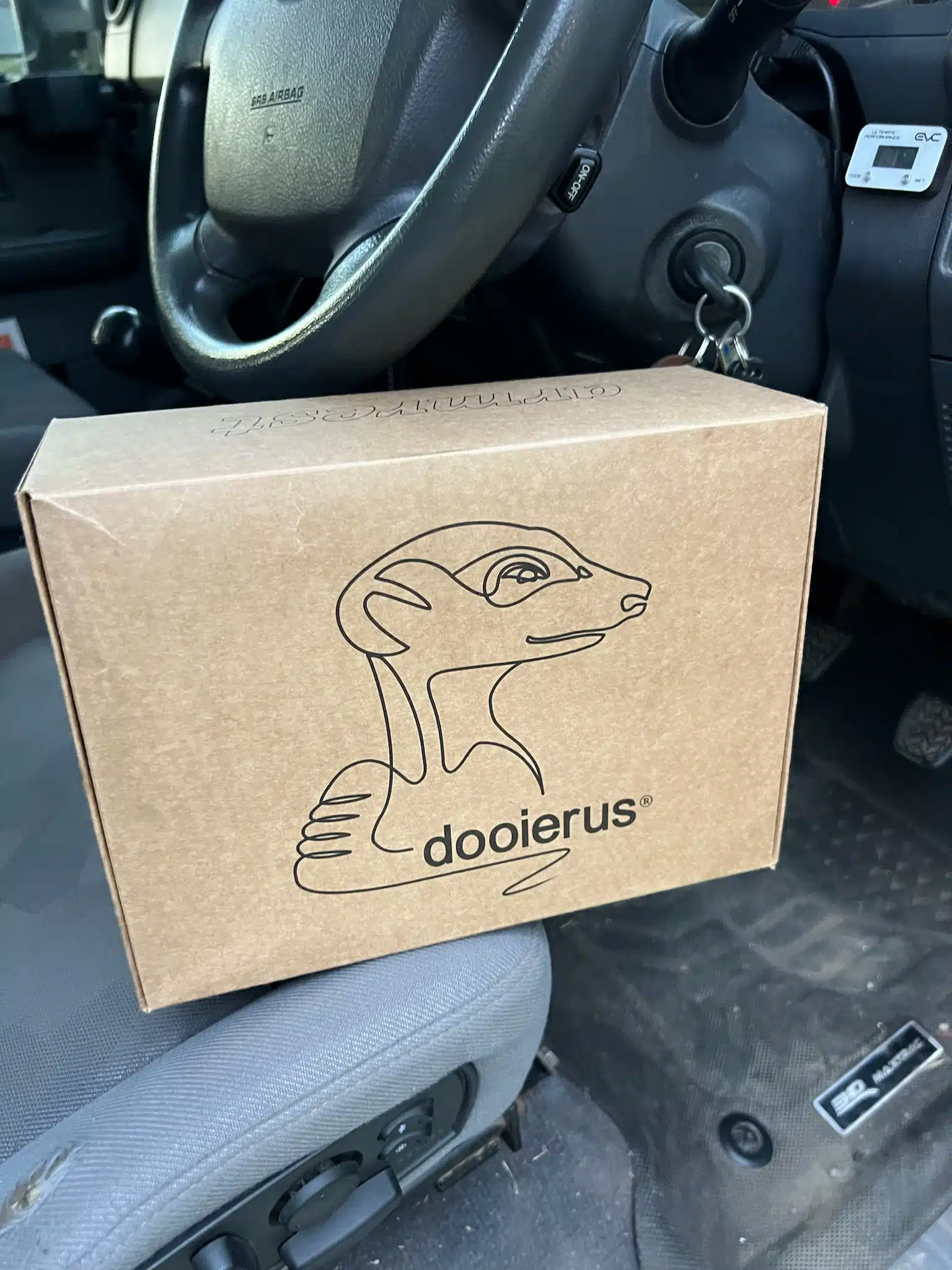 Dooierus Universal Vehicle Armrest - Drifta Camping & 4WD